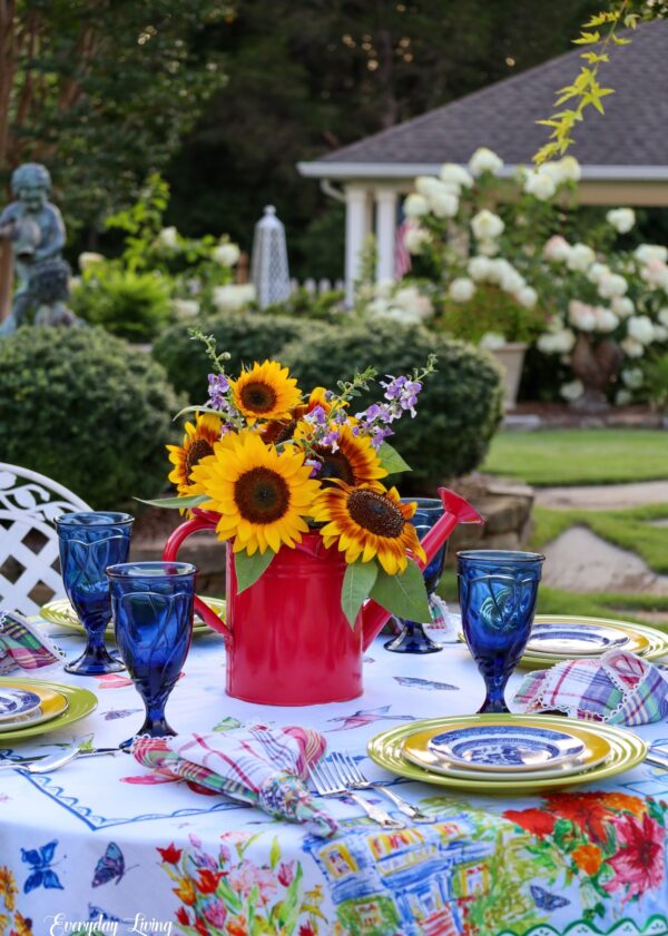 10 Tablescapes To Welcome Summer