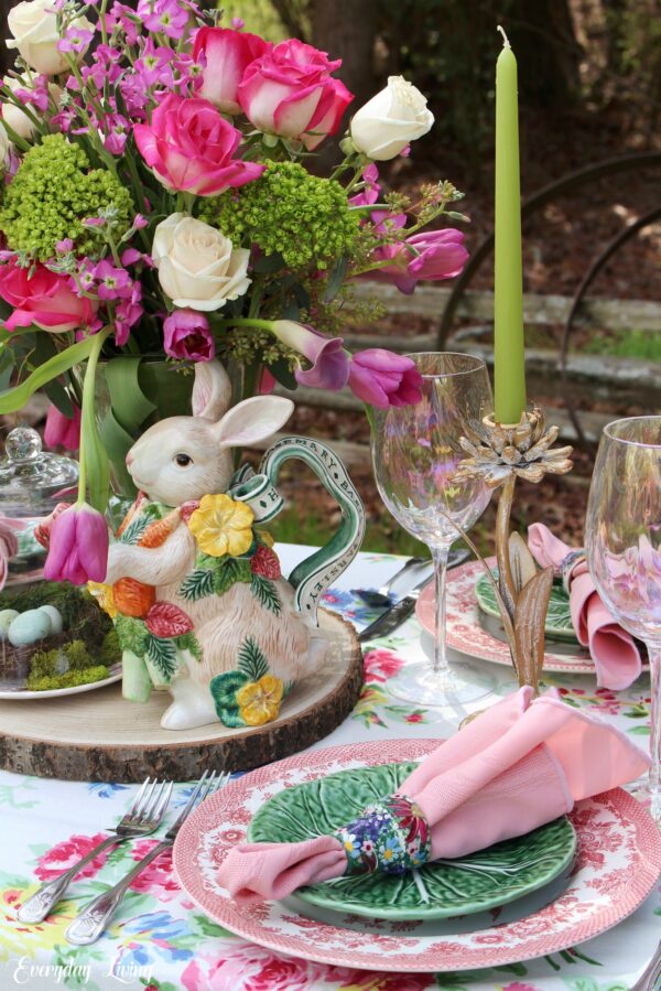 18 Spring & Easter Tablescapes