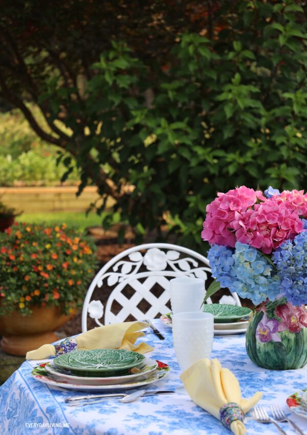 A Garden Table To Welcome Summer
